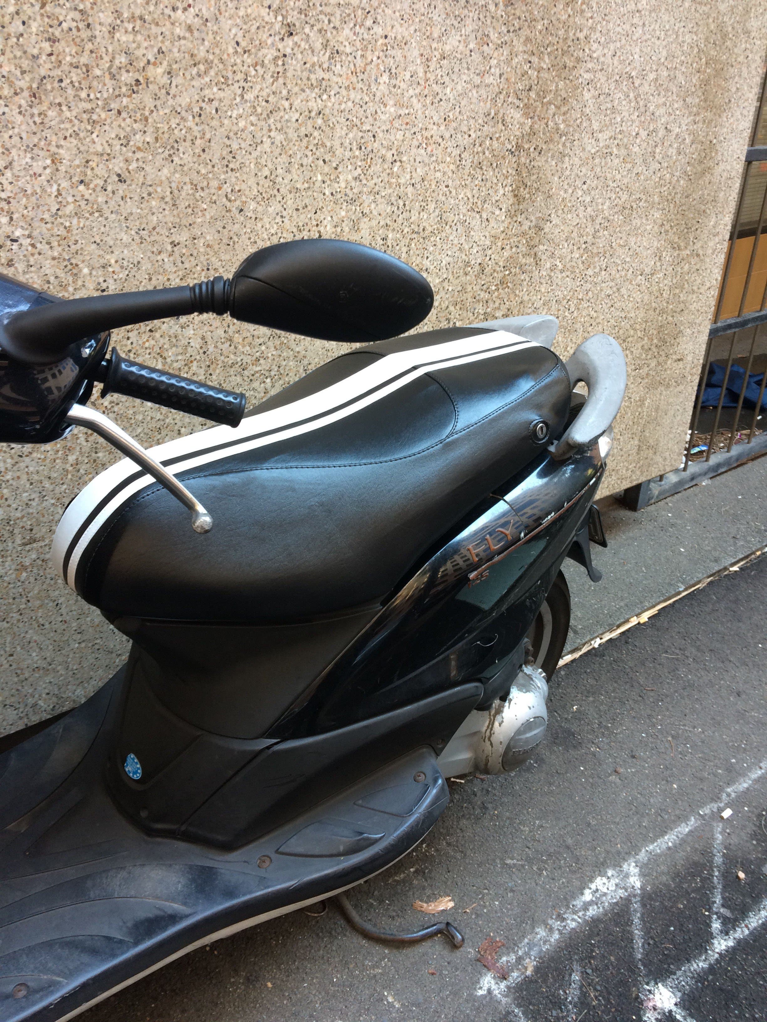 Piaggio Fly 50 Scooter